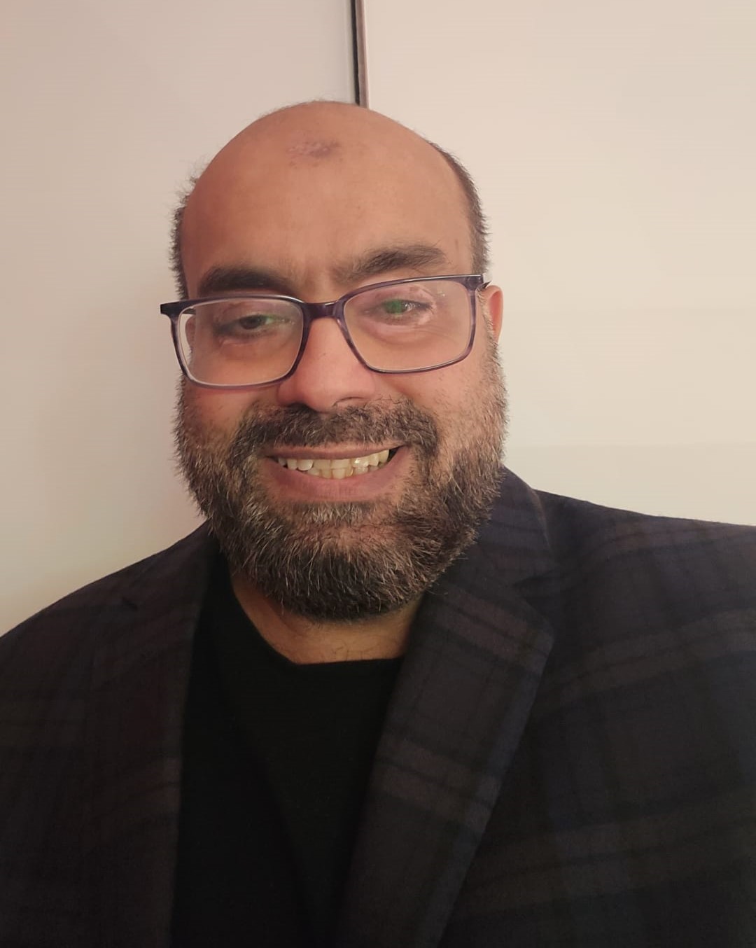 Doctor Naveed Shaikh - Vitalis Luxe Clinic